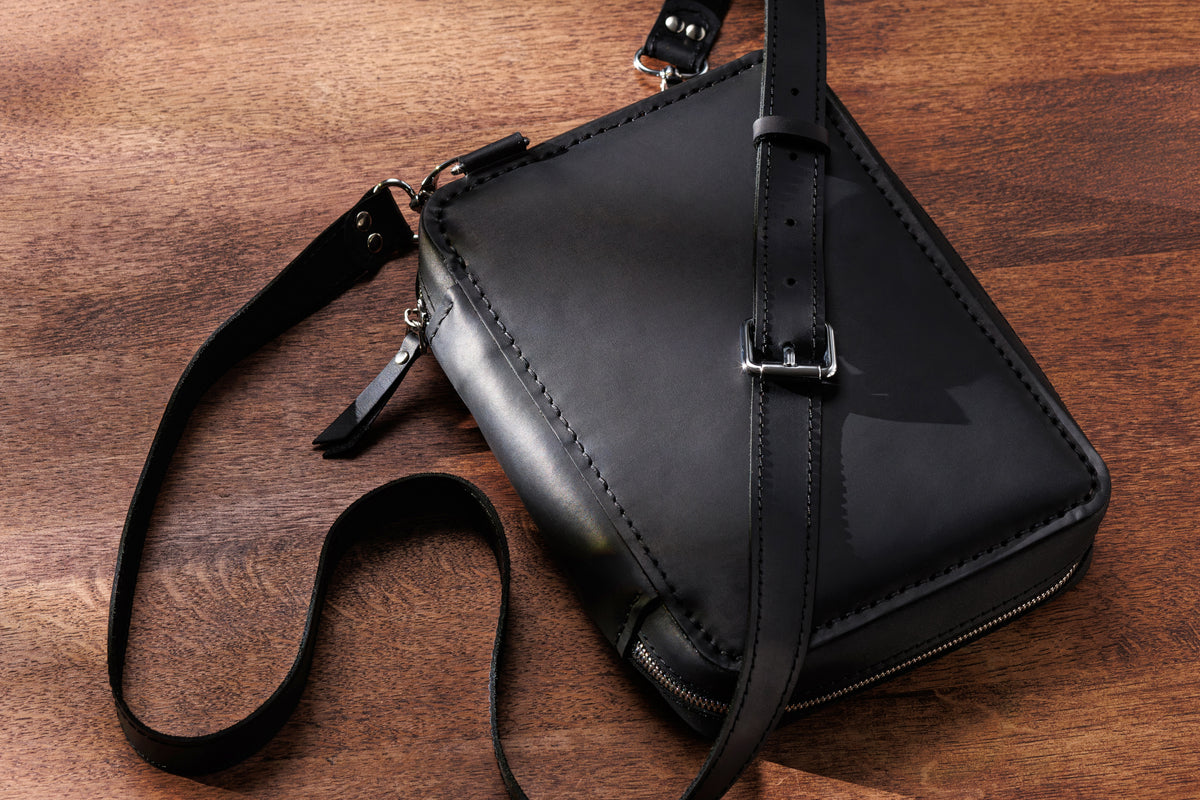 Personalized Leather Artist Portfolio Bag in Black | La Tela Collectio ...